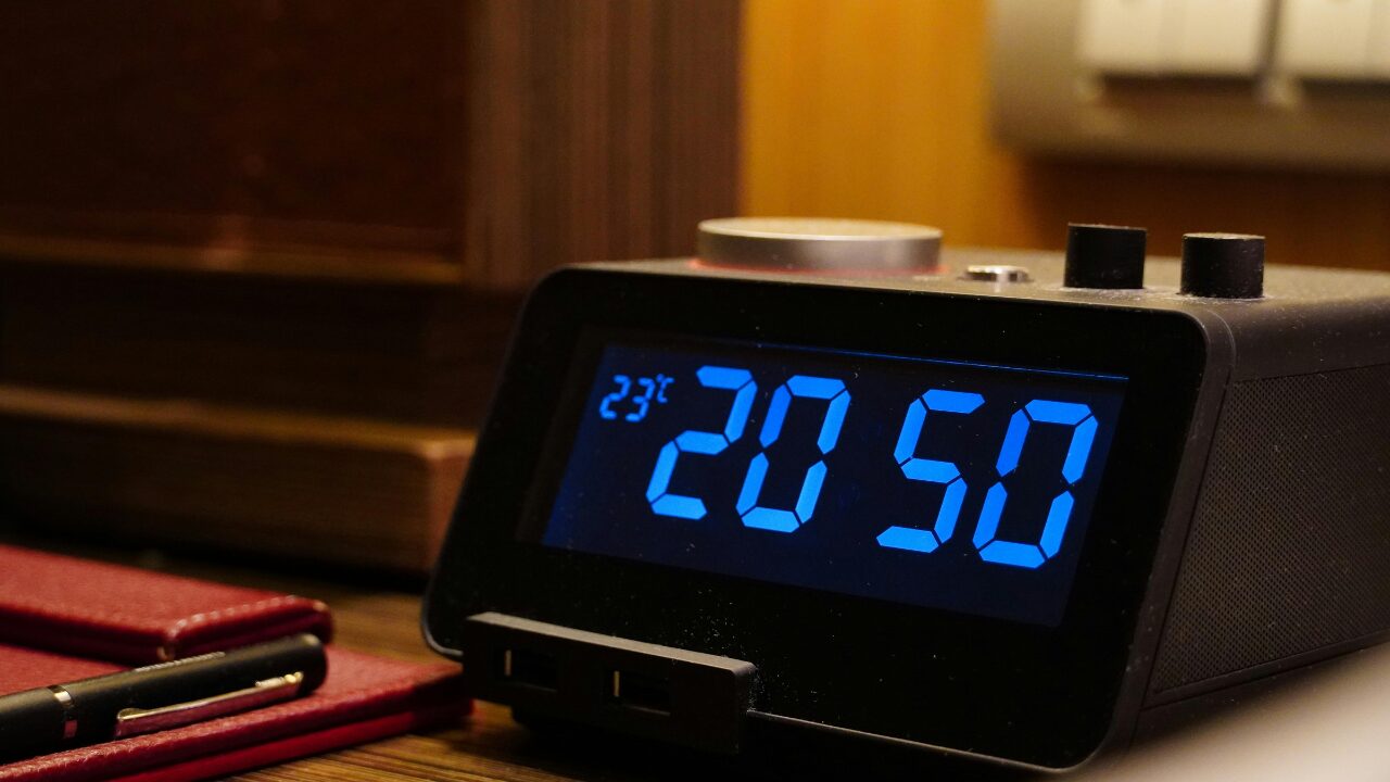 What Makes A Smart Alarm Clock Better? Discover Now! | How?Guide